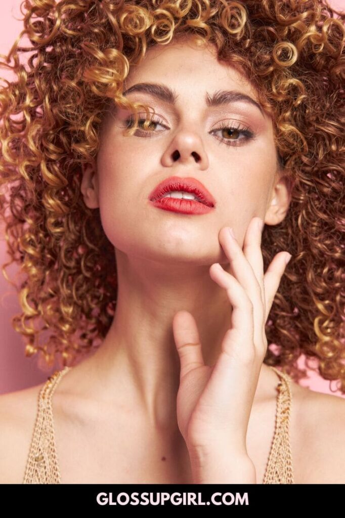 How to Keep Your Curls Intact All Day (Step-by-Step Guide) - GLOSS UP GIRL